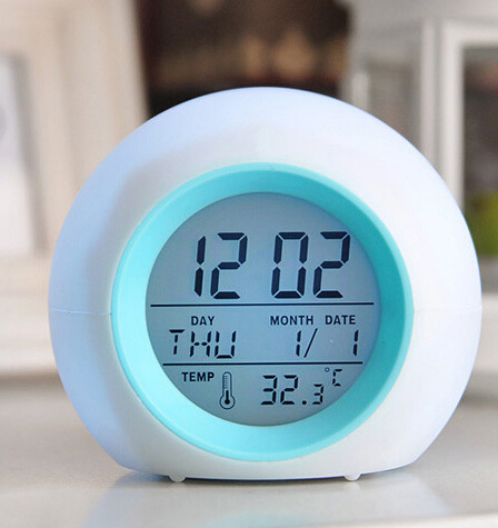 Купить Овальный электронных смарт света lcd природным голосом Будильник ...